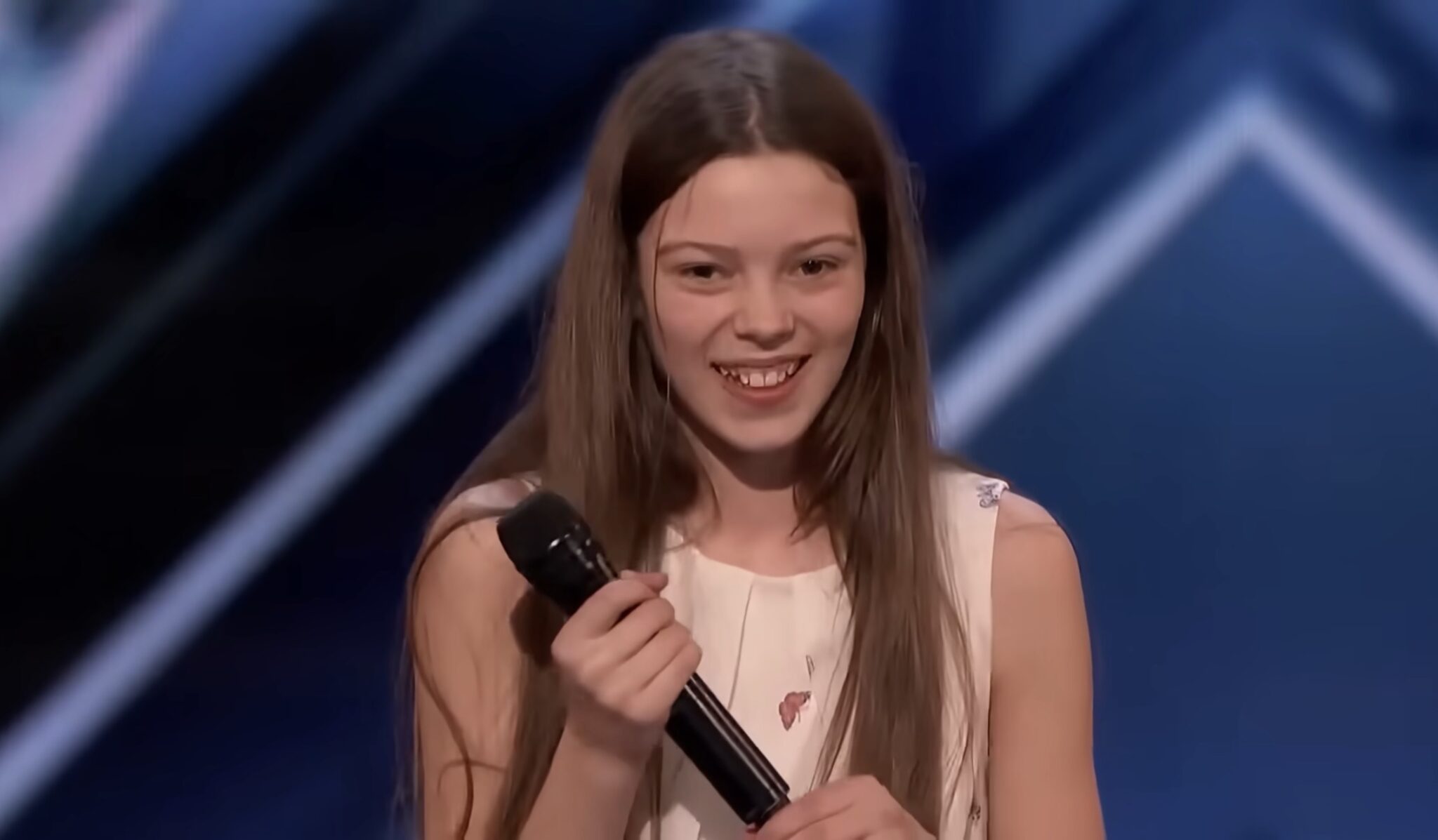 I Overheard a Stranger Talking About “Phil” on My Flight—Then She ...